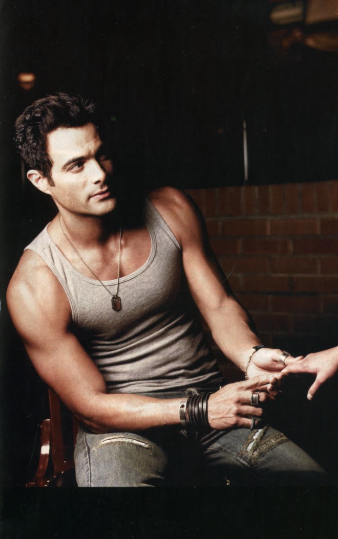 latinos23: Luis Roberto Guzman-30